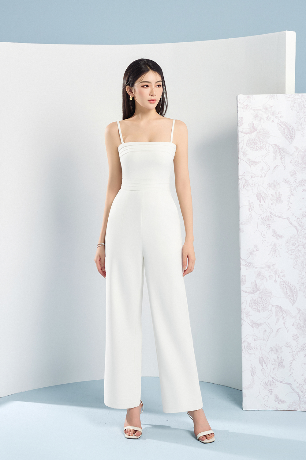 Mya Pleated Jumpsuit in Iconic White | Chello