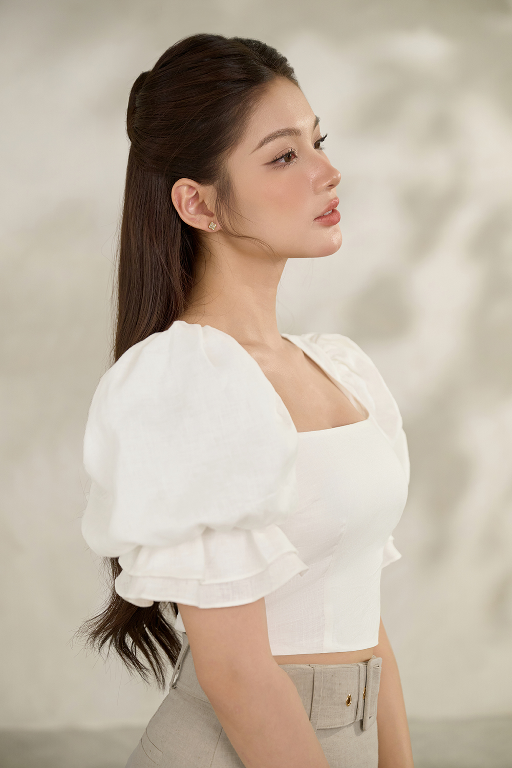 Niamh Square Neck Crop Top in Iconic White | Chello