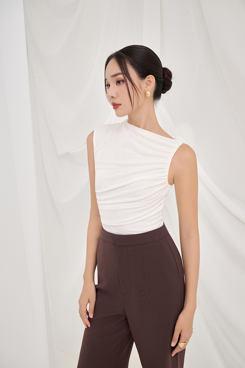 Alexa Drape Knit Top in Iconic White | Chello