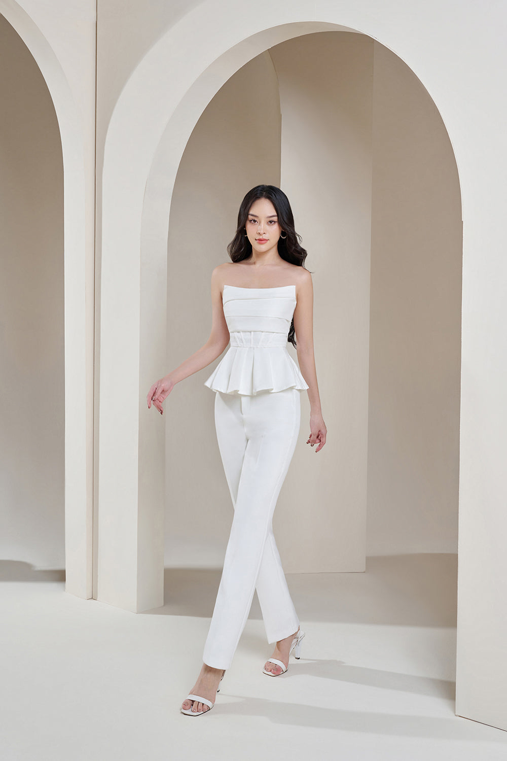 Hayden Slim Fit Pants in Iconic White | Chello